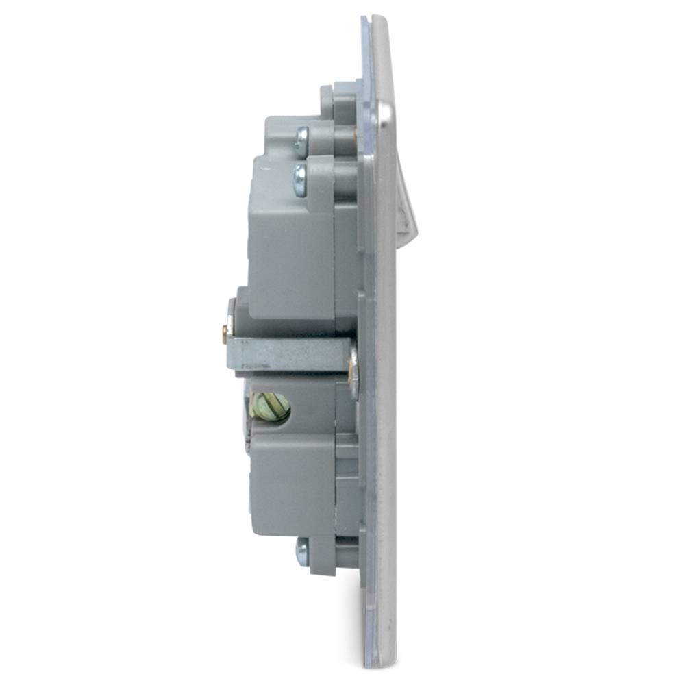 British General Single Switched Wall Power Socket Outlet Screwless ...