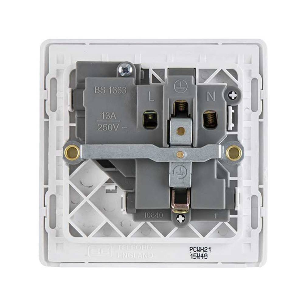 British General 1-Gang Single 13Amp Switched Type-G Socket Outlet Power ...