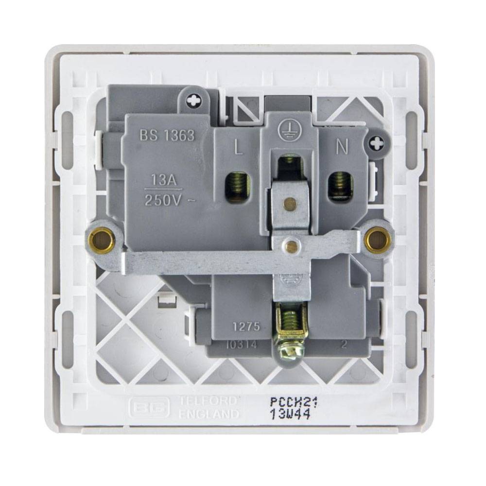 British General 1-Gang Single 13Amp Switched Type-G Socket Outlet Power ...